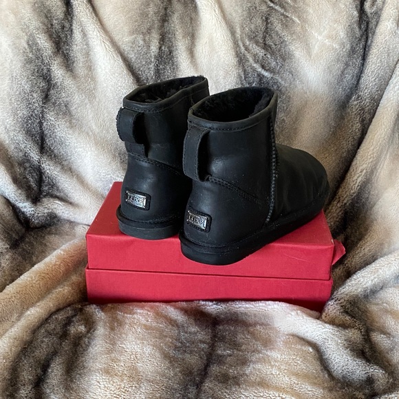 Australia Luxe Collective | Shoes | Australia Luxe Collection Sheepskin ...